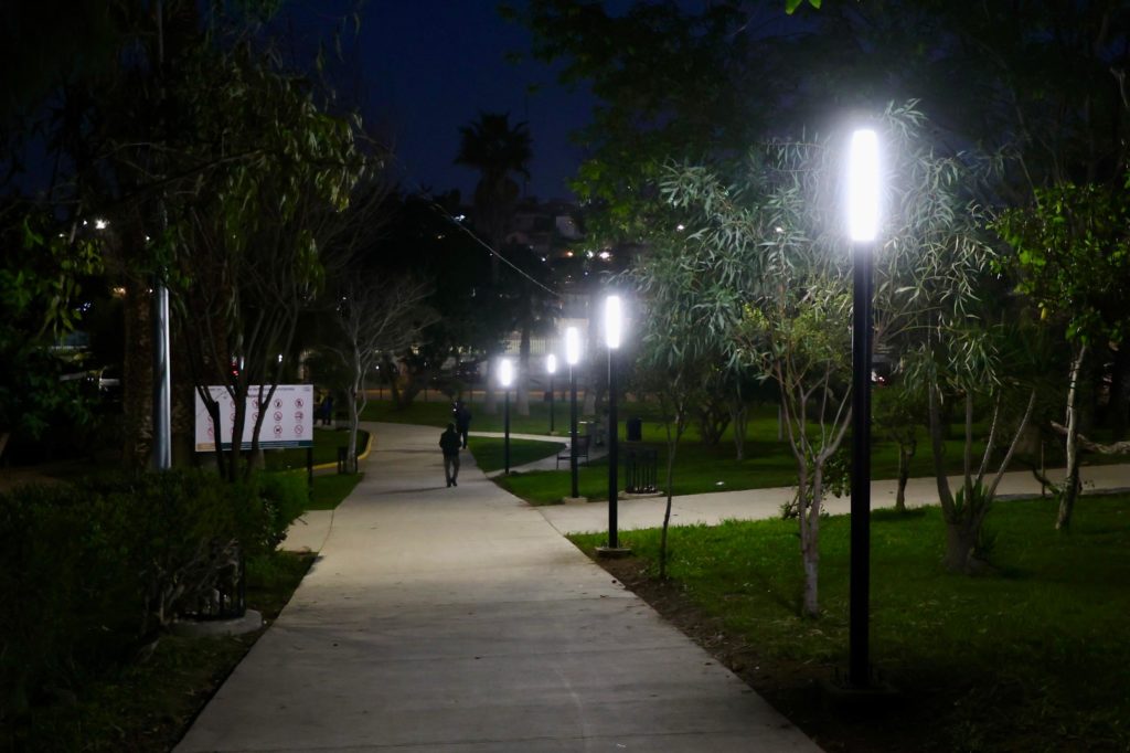 Instala Gobierno Municipal de Tijuana más de 30 luminarias en el Parque ...